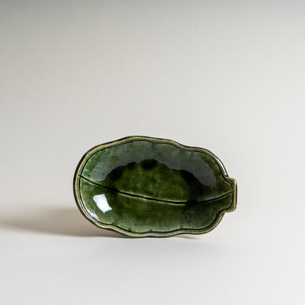 Handmade Green Ceramic Squash Plate: Unique Japanese Design – mogutable